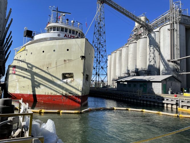 SS Alpena picks up first cement load of 2021 | News, Sports, Jobs - The ...